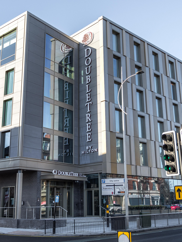 EQUITONE [linea] & [natura] at Doubletree Hilton Hull, UK - EQUITONE