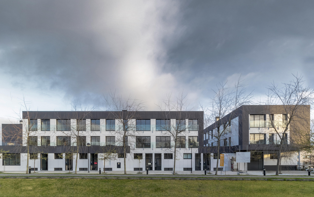 Vía Célere Apartments, Oleiros: EQUITONE [tectiva] TE85 - EQUITONE