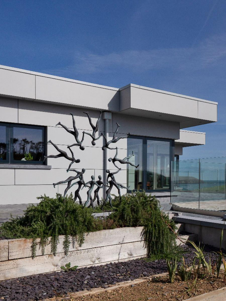 Detail Page - EQUITONE