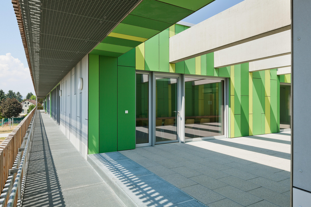 Moderne Fassaden: Referenz Kita in Wacholderweg - EQUITONE