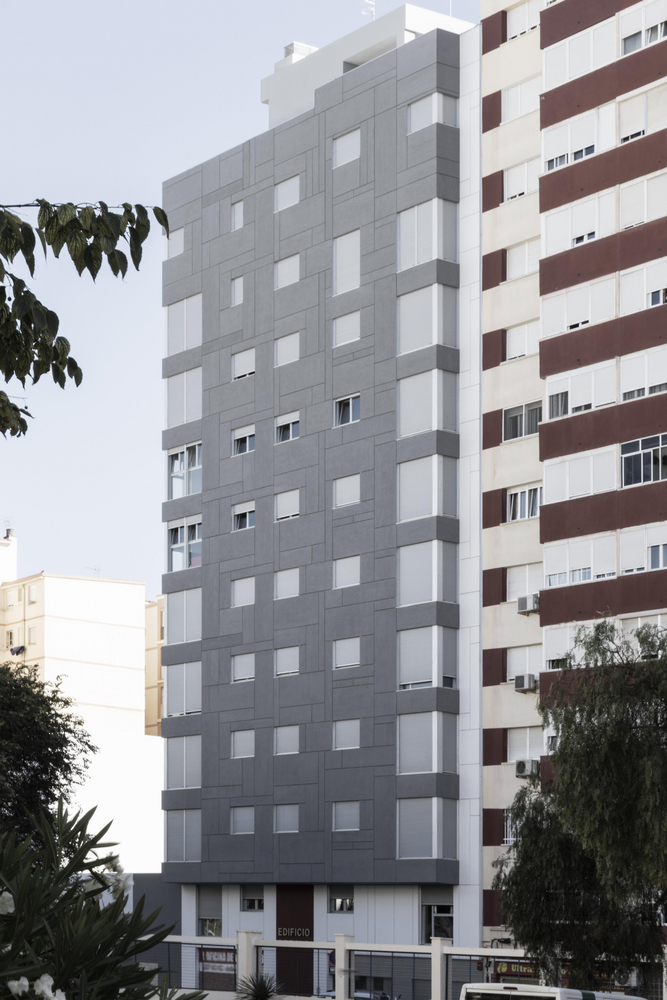 Edificio de viviendas en Cádiz - EQUITONE